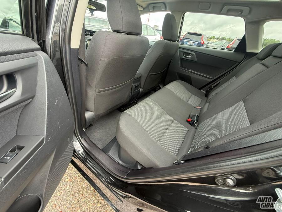 Black Toyota Auris 2014 in Vilnius, with an engine capacity of 1.80 L and mileage of 235 thousand km for 9850 €, photo 15 on AUTOMOTO.COM.LV