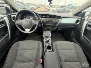 Black Toyota Auris 2014 in Vilnius, with an engine capacity of 1.80 L and mileage of 235 thousand km for 9850 €, photo 18 on AUTOMOTO.COM.LV