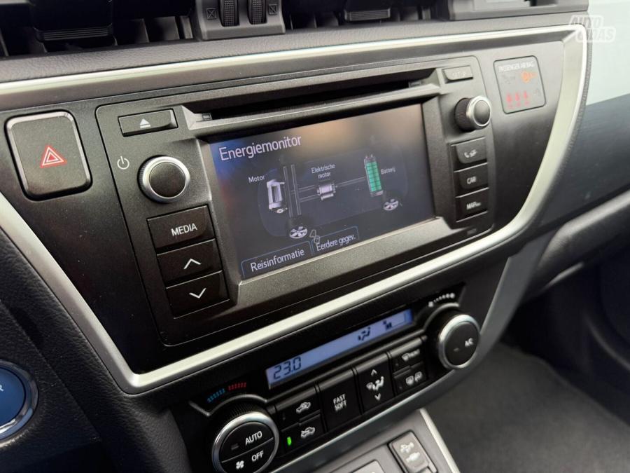 Black Toyota Auris 2014 in Vilnius, with an engine capacity of 1.80 L and mileage of 235 thousand km for 9850 €, photo 21 on AUTOMOTO.COM.LV