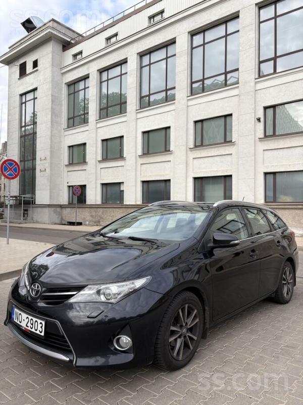 Melns Toyota Auris 2014 Rīga, ar dzinēja tilpumu 1.60 L un nobraukumu 460 tūkst. km par 5000 €, foto 7 vietnē AUTOMOTO.COM.LV