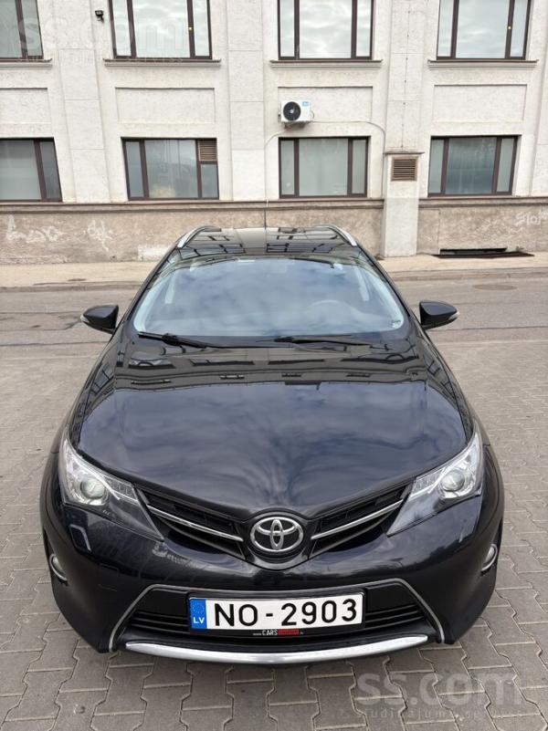 Melns Toyota Auris 2014 Rīga, ar dzinēja tilpumu 1.60 L un nobraukumu 460 tūkst. km par 5000 €, foto 8 vietnē AUTOMOTO.COM.LV