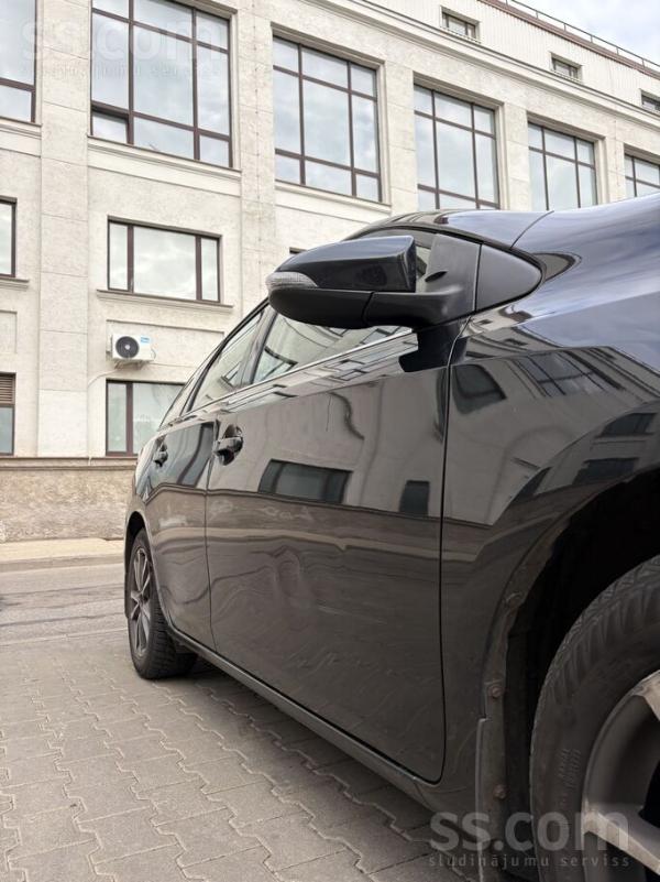 Melns Toyota Auris 2014 Rīga, ar dzinēja tilpumu 1.60 L un nobraukumu 460 tūkst. km par 5000 €, foto 9 vietnē AUTOMOTO.COM.LV