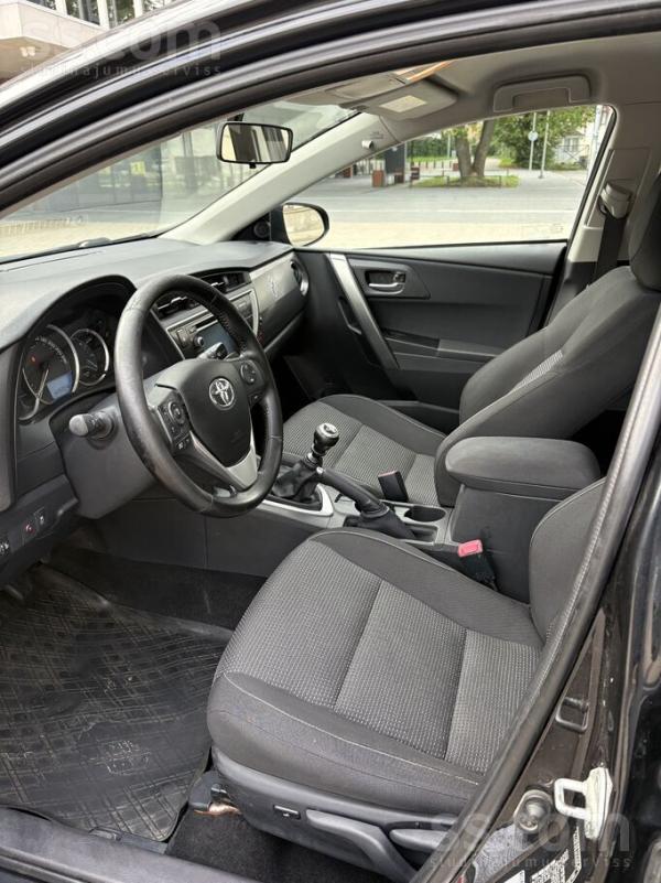 Melns Toyota Auris 2014 Rīga, ar dzinēja tilpumu 1.60 L un nobraukumu 460 tūkst. km par 5000 €, foto 10 vietnē AUTOMOTO.COM.LV