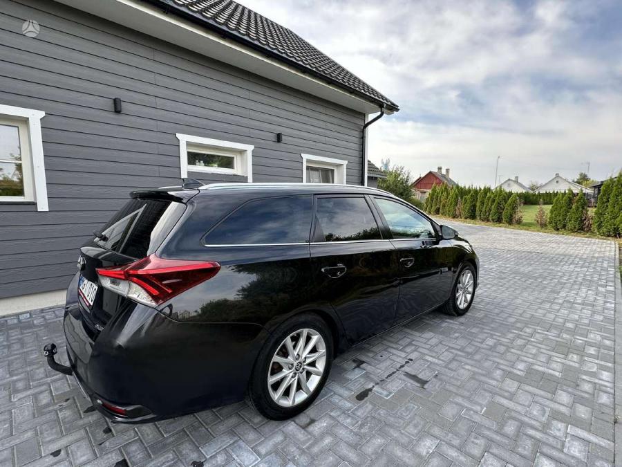 Melns Toyota Auris 2015 Viļņa, ar dzinēja tilpumu 1.20 L un nobraukumu 280 tūkst. km par 6999 €, foto 5 vietnē AUTOMOTO.COM.LV