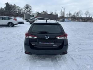 Melns Toyota Auris 2015 Alīta, ar dzinēja tilpumu 1.80 L un nobraukumu 270 tūkst. km par 8795 €, foto 6 vietnē AUTOMOTO.COM.LV