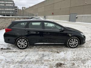 Black Toyota Auris 2015 in Tallinn, with an engine capacity of 1.80 L and mileage of 159 thousand km for 9900 €, photo 4 on AUTOMOTO.COM.LV