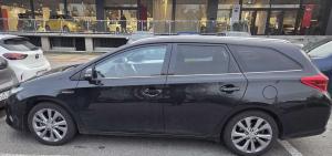 Black Toyota Auris 2015 in Vilnius, with an engine capacity of 1.80 L and mileage of 134 thousand km for 11999 €, photo 2 on AUTOMOTO.COM.LV