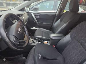Black Toyota Auris 2015 in Vilnius, with an engine capacity of 1.80 L and mileage of 134 thousand km for 11999 €, photo 7 on AUTOMOTO.COM.LV