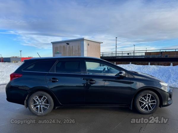 Melns Toyota Auris 2015 Tallina, ar dzinēja tilpumu 1.60 L un nobraukumu 240 tūkst. km par 6700 €, foto 6 vietnē AUTOMOTO.COM.LV