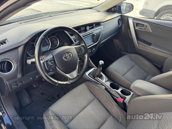 Melns Toyota Auris 2015 Tallina, ar dzinēja tilpumu 1.60 L un nobraukumu 240 tūkst. km par 6700 €, foto 9 vietnē AUTOMOTO.COM.LV