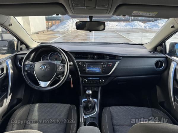 Melns Toyota Auris 2015 Tallina, ar dzinēja tilpumu 1.60 L un nobraukumu 240 tūkst. km par 6700 €, foto 10 vietnē AUTOMOTO.COM.LV