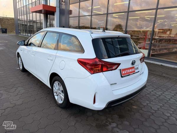 Black Toyota Auris 2015 in Vilnius, with an engine capacity of 1.80 L and mileage of 207 thousand km for 8650 €, photo 7 on AUTOMOTO.COM.LV