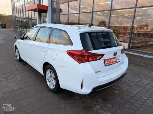 Black Toyota Auris 2015 in Vilnius, with an engine capacity of 1.80 L and mileage of 207 thousand km for 8650 €, photo 8 on AUTOMOTO.COM.LV