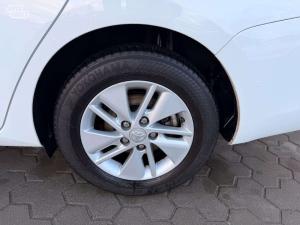 Black Toyota Auris 2015 in Vilnius, with an engine capacity of 1.80 L and mileage of 207 thousand km for 8650 €, photo 10 on AUTOMOTO.COM.LV