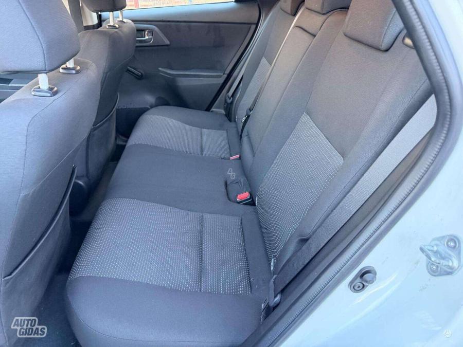 Black Toyota Auris 2015 in Vilnius, with an engine capacity of 1.80 L and mileage of 207 thousand km for 8650 €, photo 13 on AUTOMOTO.COM.LV