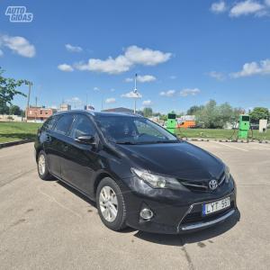 Черный Тойота Аурис 2015 в Каунас, объемом двигателя 1.80 л и пробегом 217 тыс. км за 8300 €, фото 4 на AUTOMOTO.COM.LV