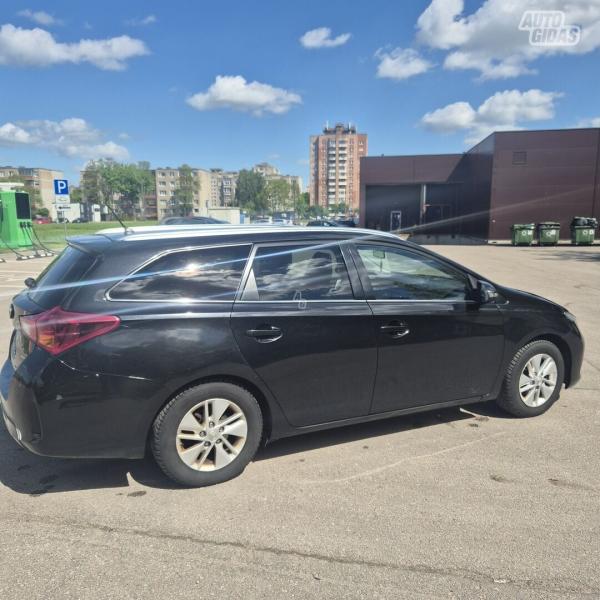 Melns Toyota Auris 2015 Kauņa, ar dzinēja tilpumu 1.80 L un nobraukumu 217 tūkst. km par 8300 €, foto 4 vietnē AUTOMOTO.COM.LV