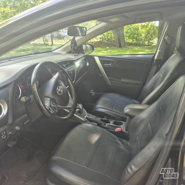 Melns Toyota Auris 2015 Kauņa, ar dzinēja tilpumu 1.80 L un nobraukumu 217 tūkst. km par 8300 €, foto 8 vietnē AUTOMOTO.COM.LV