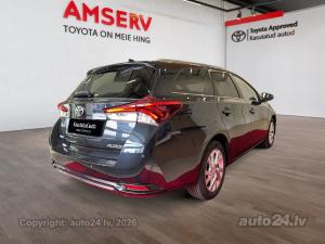 Черный Тойота Аурис 2015 в Пярну, объемом двигателя 1.60 л и пробегом 138 тыс. км за 11390 €, фото 3 на AUTOMOTO.COM.LV