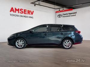 Черный Тойота Аурис 2015 в Пярну, объемом двигателя 1.60 л и пробегом 138 тыс. км за 11390 €, фото 4 на AUTOMOTO.COM.LV