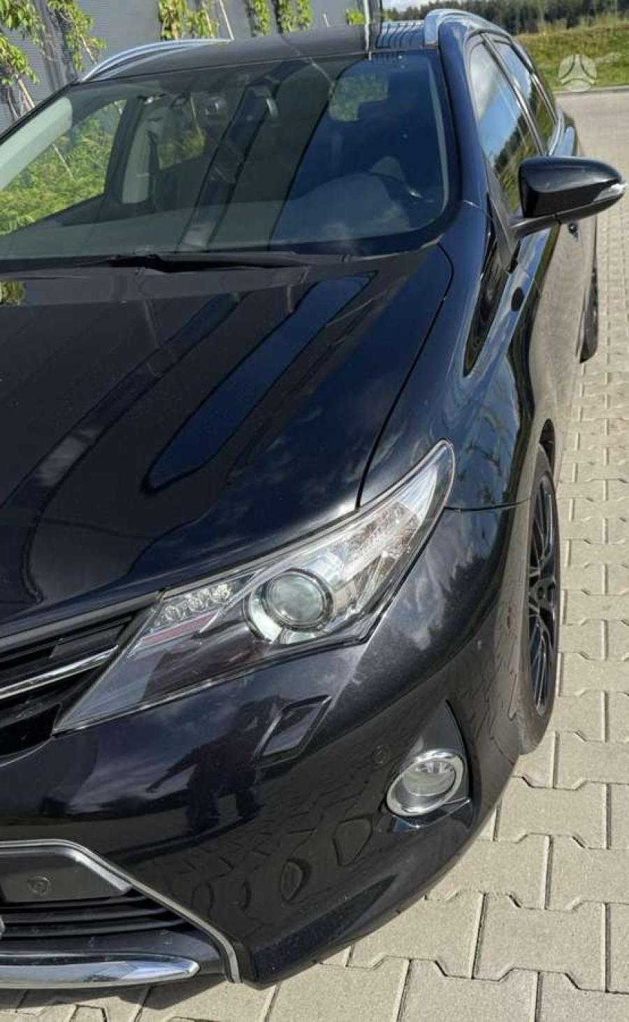 Melns Toyota Auris 2015 Viļņa, ar dzinēja tilpumu 1.80 L un nobraukumu 250 tūkst. km par 8990 €, foto 5 vietnē AUTOMOTO.COM.LV