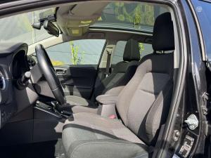 Melns Toyota Auris 2015 Viļņa, ar dzinēja tilpumu 1.80 L un nobraukumu 250 tūkst. km par 8990 €, foto 15 vietnē AUTOMOTO.COM.LV