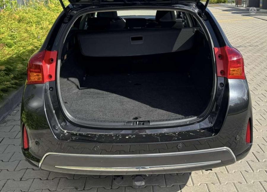 Melns Toyota Auris 2015 Viļņa, ar dzinēja tilpumu 1.80 L un nobraukumu 250 tūkst. km par 8990 €, foto 25 vietnē AUTOMOTO.COM.LV