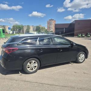 Black Toyota Auris 2015 in Kaunas, with an engine capacity of 1.80 L and mileage of 217 thousand km for 8100 €, photo 5 on AUTOMOTO.COM.LV