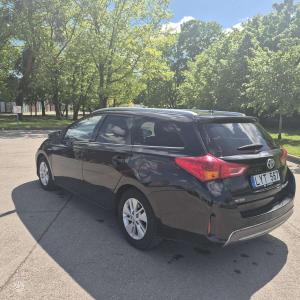 Black Toyota Auris 2015 in Kaunas, with an engine capacity of 1.80 L and mileage of 217 thousand km for 8100 €, photo 7 on AUTOMOTO.COM.LV
