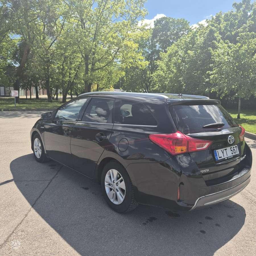 Black Toyota Auris 2015 in Kaunas, with an engine capacity of 1.80 L and mileage of 217 thousand km for 8100 €, photo 7 on AUTOMOTO.COM.LV