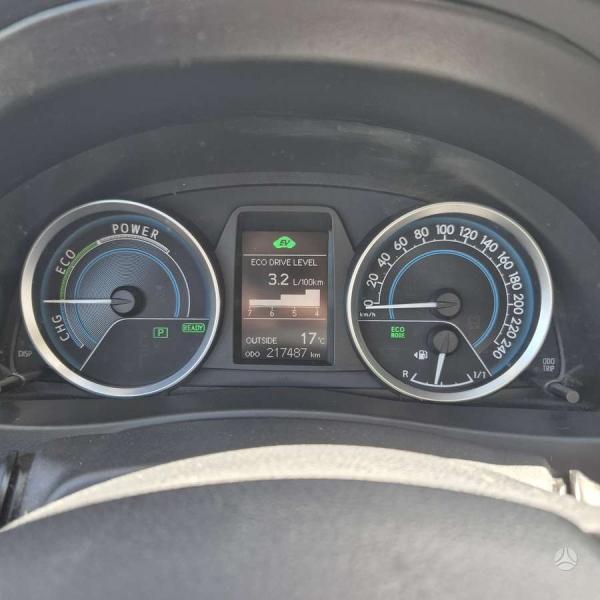 Black Toyota Auris 2015 in Kaunas, with an engine capacity of 1.80 L and mileage of 217 thousand km for 8100 €, photo 7 on AUTOMOTO.COM.LV