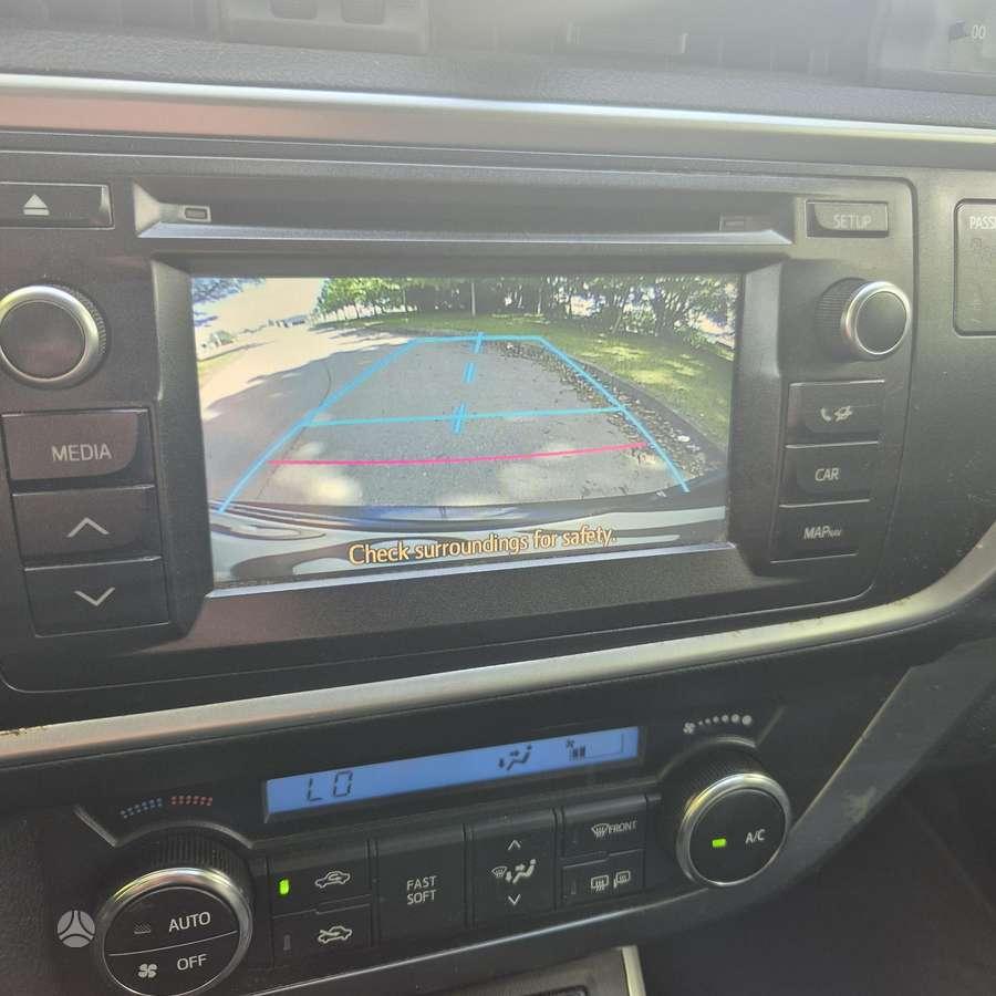 Black Toyota Auris 2015 in Kaunas, with an engine capacity of 1.80 L and mileage of 217 thousand km for 8100 €, photo 9 on AUTOMOTO.COM.LV