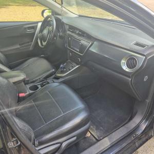 Black Toyota Auris 2015 in Kaunas, with an engine capacity of 1.80 L and mileage of 217 thousand km for 8100 €, photo 12 on AUTOMOTO.COM.LV