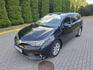 Black Toyota Auris 2015 in Vilnius, with an engine capacity of 1.60 L and mileage of 267 thousand km for 5600 €, photo  on AUTOMOTO.COM.LV