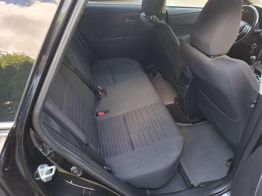Black Toyota Auris 2015 in Vilnius, with an engine capacity of 1.60 L and mileage of 267 thousand km for 5600 €, photo 11 on AUTOMOTO.COM.LV