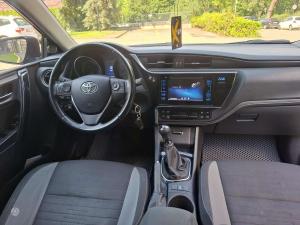 Black Toyota Auris 2015 in Vilnius, with an engine capacity of 1.60 L and mileage of 267 thousand km for 5600 €, photo 14 on AUTOMOTO.COM.LV