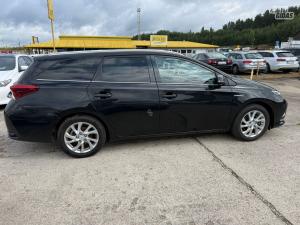 Black Toyota Auris 2015 in Vilnius, with an engine capacity of 1.80 L and mileage of 188 thousand km for 12850 €, photo 4 on AUTOMOTO.COM.LV