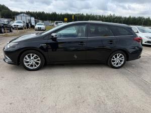 Black Toyota Auris 2015 in Vilnius, with an engine capacity of 1.80 L and mileage of 188 thousand km for 12850 €, photo 9 on AUTOMOTO.COM.LV