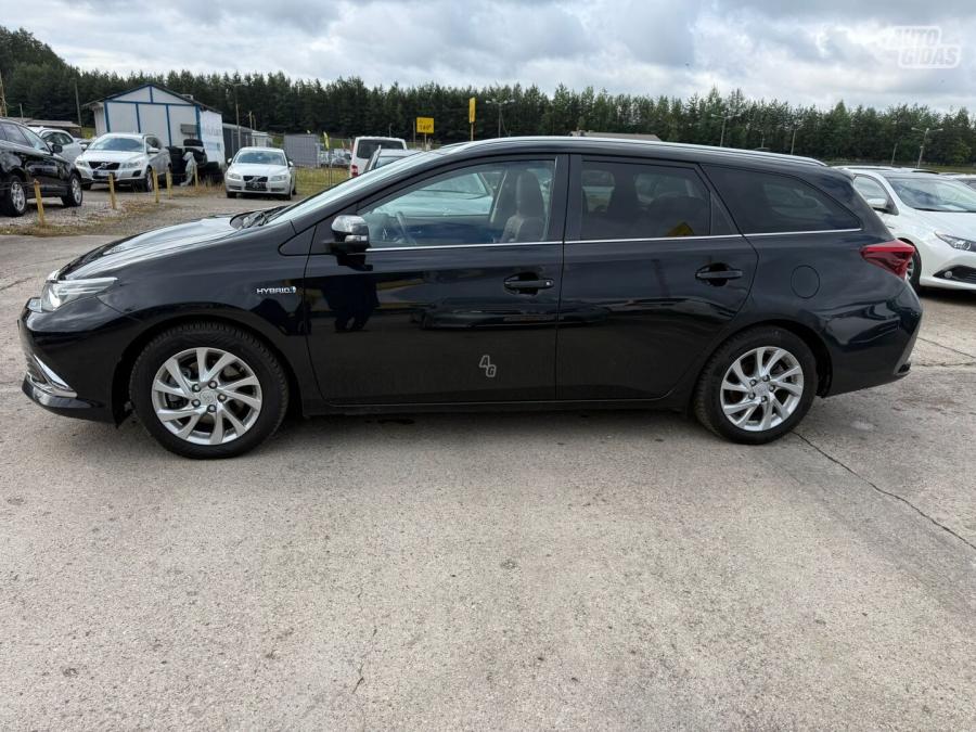 Black Toyota Auris 2015 in Vilnius, with an engine capacity of 1.80 L and mileage of 188 thousand km for 12850 €, photo 9 on AUTOMOTO.COM.LV