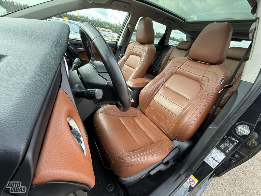 Black Toyota Auris 2015 in Vilnius, with an engine capacity of 1.80 L and mileage of 188 thousand km for 12850 €, photo 15 on AUTOMOTO.COM.LV