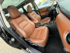 Black Toyota Auris 2015 in Vilnius, with an engine capacity of 1.80 L and mileage of 188 thousand km for 12850 €, photo 16 on AUTOMOTO.COM.LV