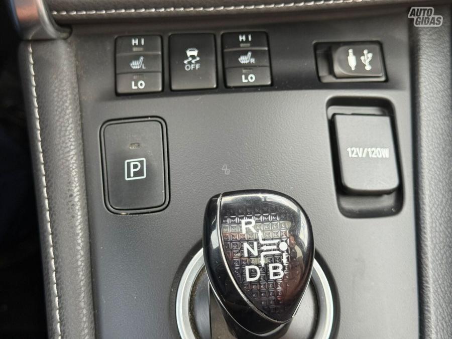 Black Toyota Auris 2015 in Vilnius, with an engine capacity of 1.80 L and mileage of 188 thousand km for 12850 €, photo 18 on AUTOMOTO.COM.LV