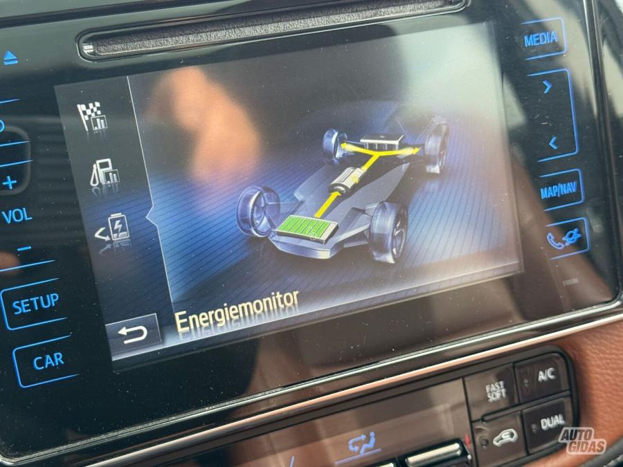 Black Toyota Auris 2015 in Vilnius, with an engine capacity of 1.80 L and mileage of 188 thousand km for 12850 €, photo 19 on AUTOMOTO.COM.LV