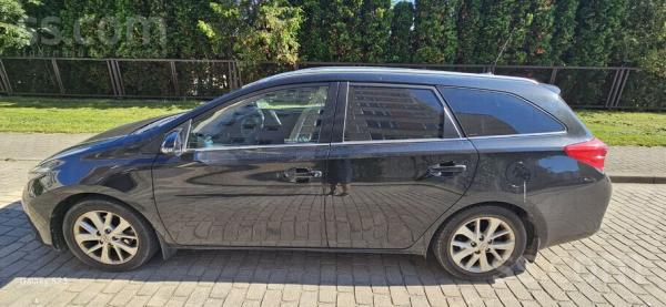 Melns Toyota Auris 2015 Ventspils, ar dzinēja tilpumu 1.60 L un nobraukumu 257 tūkst. km par 5100 €, foto 4 vietnē AUTOMOTO.COM.LV