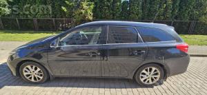 Black Toyota Auris 2015 in Ventspils, with an engine capacity of 1.60 L and mileage of 257 thousand km for 5100 €, photo 5 on AUTOMOTO.COM.LV