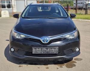 Black Toyota Auris 2015 in Rokiskis, with an engine capacity of 1.80 L and mileage of 314 thousand km for 5550 €, photo 5 on AUTOMOTO.COM.LV