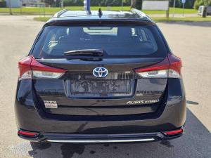 Black Toyota Auris 2015 in Rokiskis, with an engine capacity of 1.80 L and mileage of 314 thousand km for 5550 €, photo 9 on AUTOMOTO.COM.LV