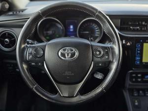 Black Toyota Auris 2015 in Rokiskis, with an engine capacity of 1.80 L and mileage of 314 thousand km for 5550 €, photo 15 on AUTOMOTO.COM.LV