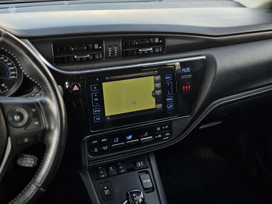 Black Toyota Auris 2015 in Rokiskis, with an engine capacity of 1.80 L and mileage of 314 thousand km for 5550 €, photo 19 on AUTOMOTO.COM.LV