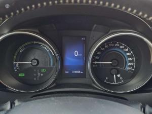 Black Toyota Auris 2015 in Rokiskis, with an engine capacity of 1.80 L and mileage of 314 thousand km for 5550 €, photo 31 on AUTOMOTO.COM.LV